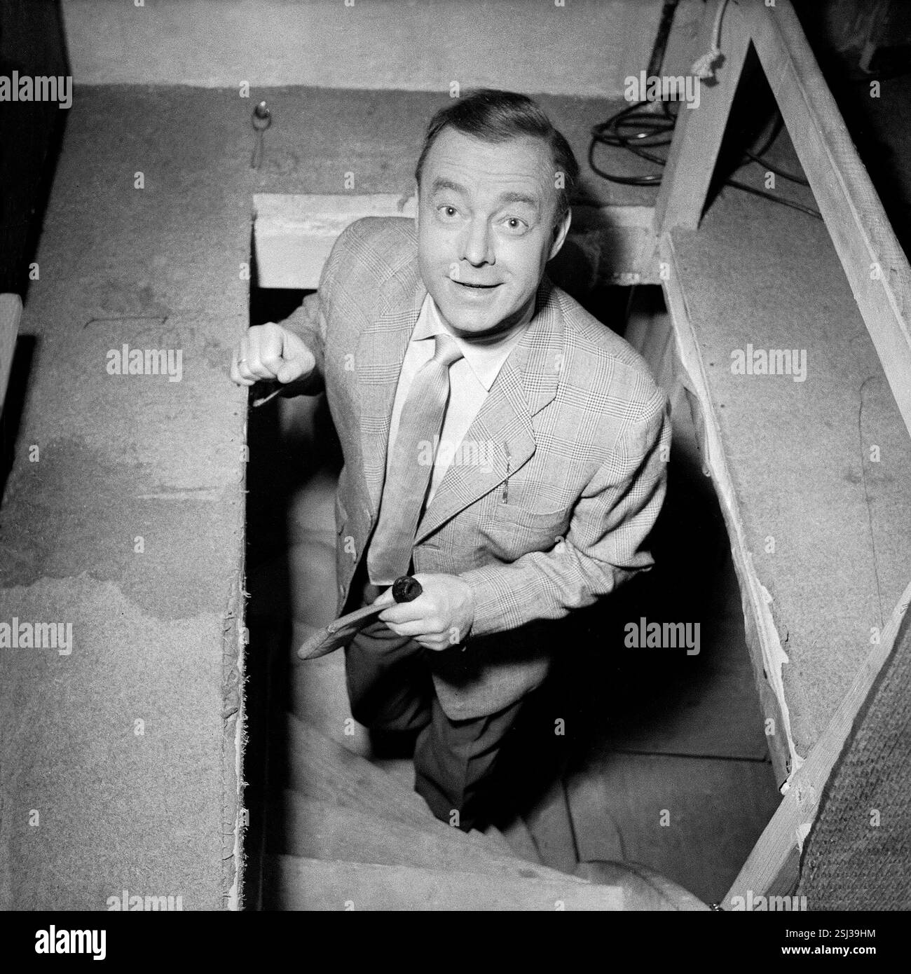 Heinz Rühmann hinter der Bühne 1951#Heinz Rühmann backstage in 1951 ...