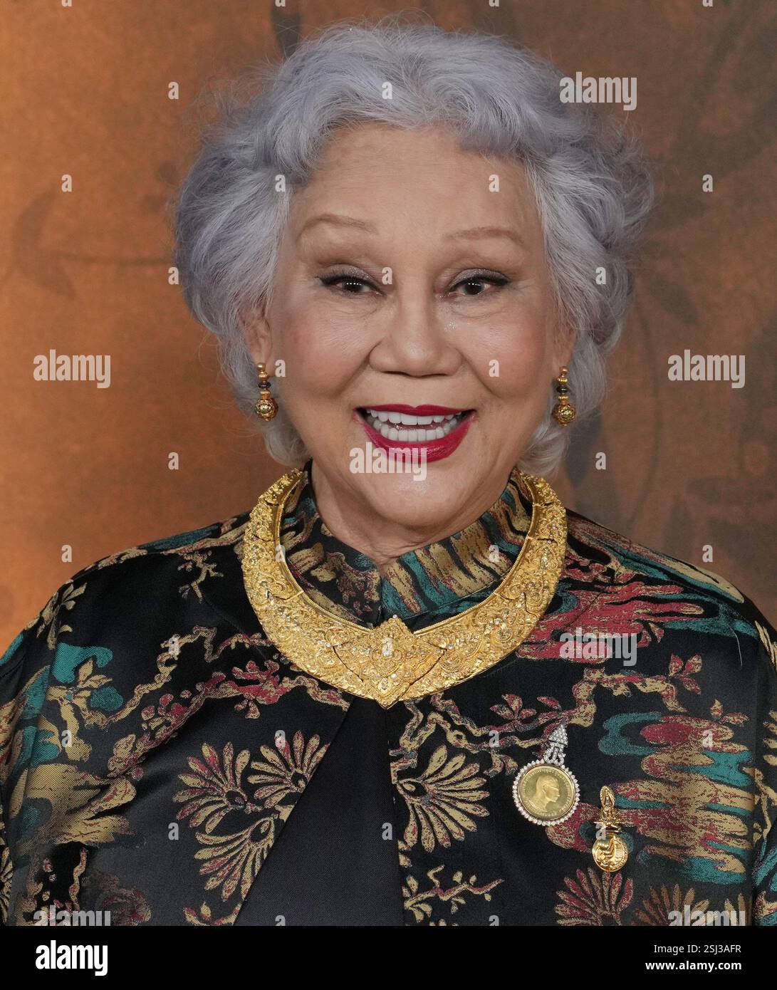 Los Angeles, USA. 10th Feb, 2025. Lek Patravadi arrives at the HBO ...