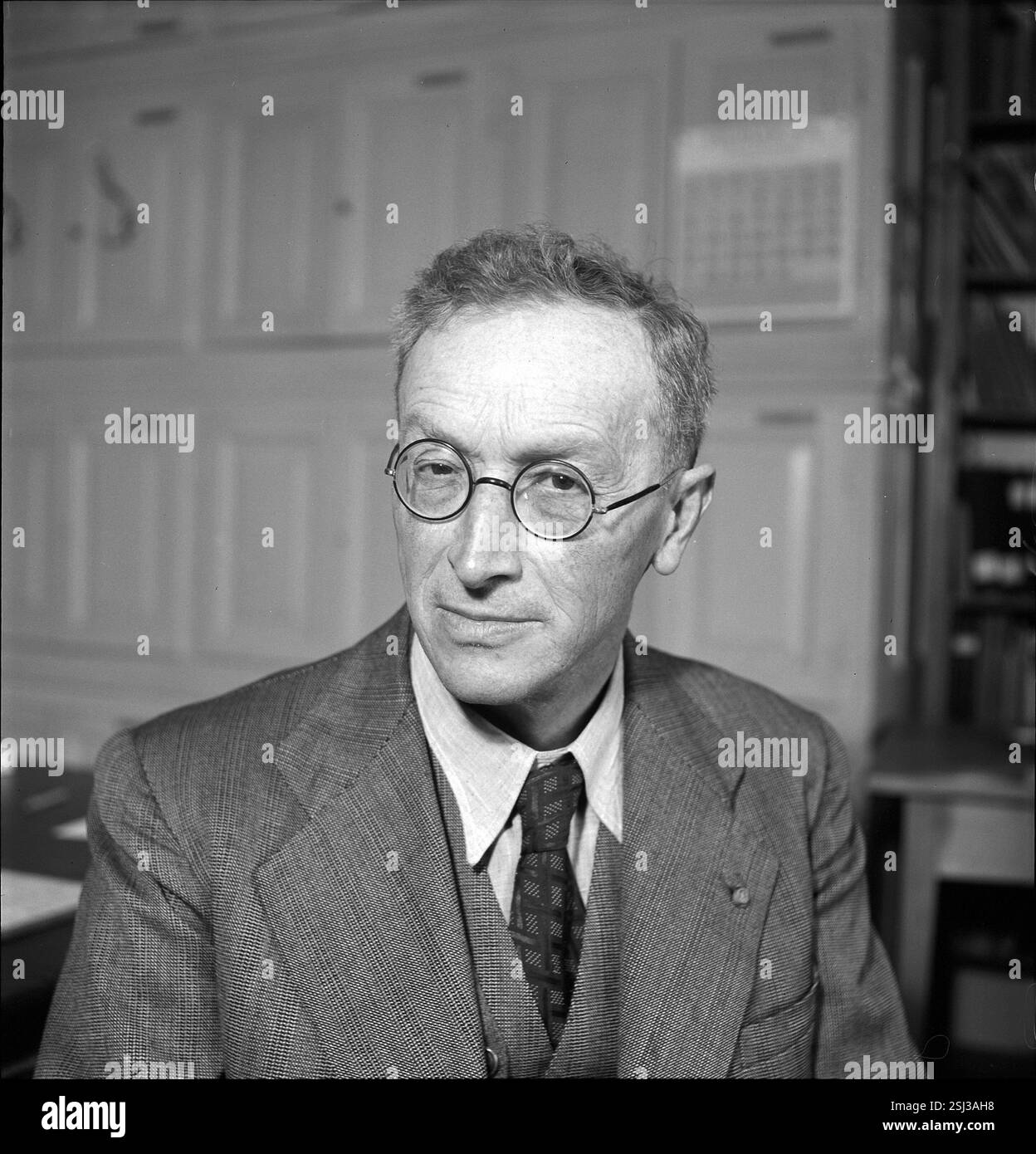 Albert Monard, Direktor des Naturhistorischen Museums, um 1950#Albert ...