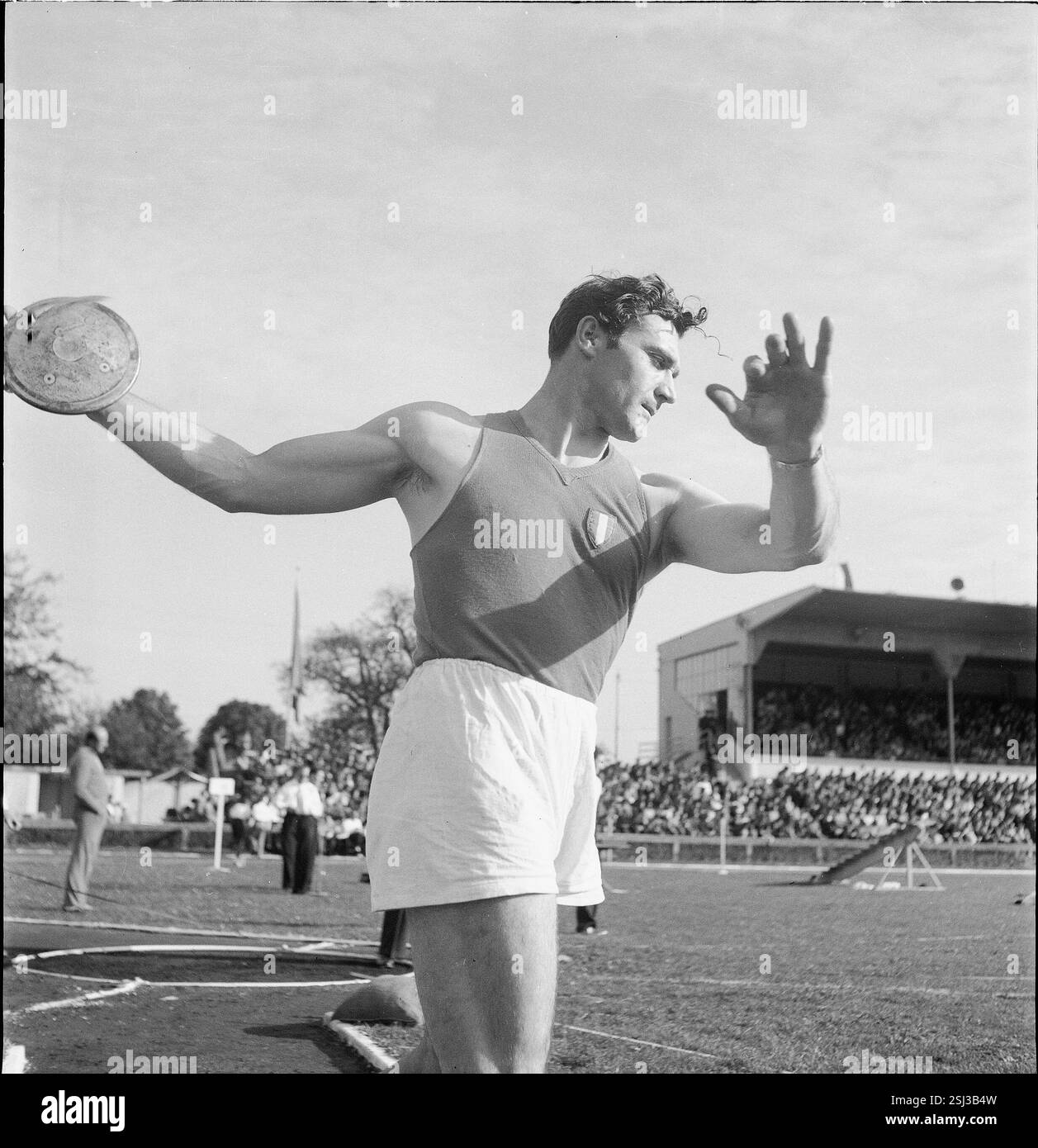Adolfo Consolini, Diskuswerfer, 1946#Adolfo Consolini, discus thrower ...