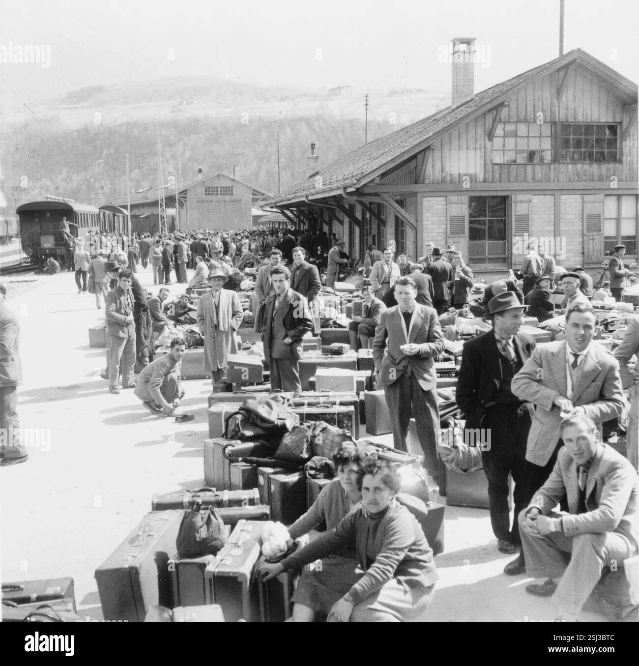 Ankunft Italienischer Landarbeiter in Brig; 1956#Arrival of Italian ...