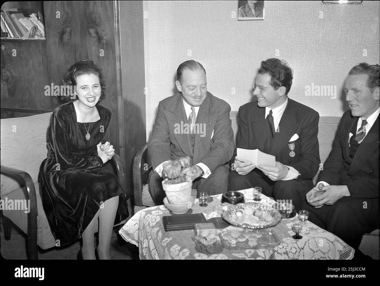 Frau Body, Allan und Milan Body 1947#Frau Body, Allan and Milan Body ...