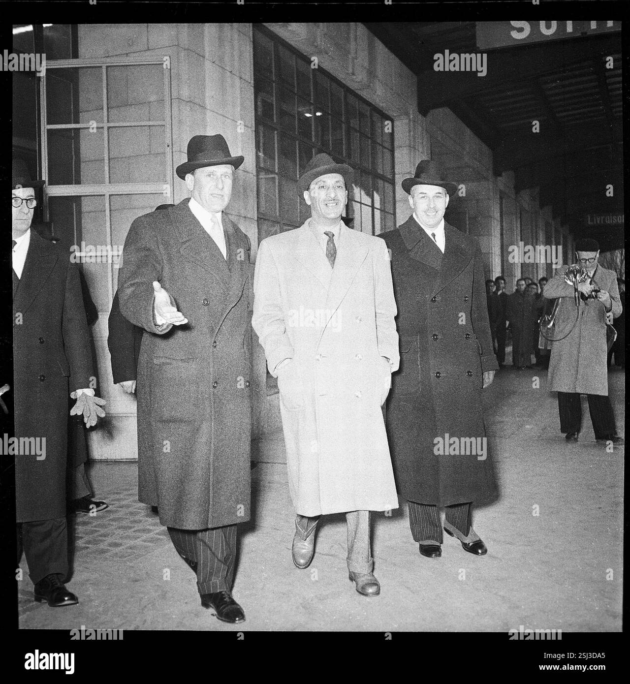 Ankunft von König Mohammed Zahir Schah (M) in Genf, 1950#King Mohammad ...