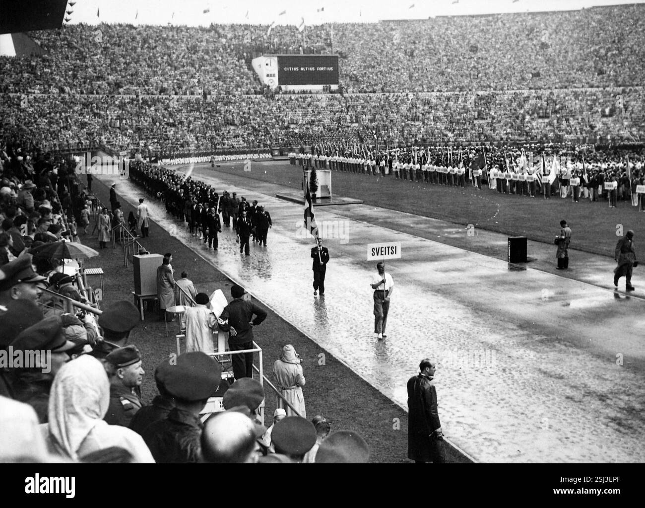 Olympische Spiele Helsinki 1952: Einmarsch der Schweizer #Olympic Games ...