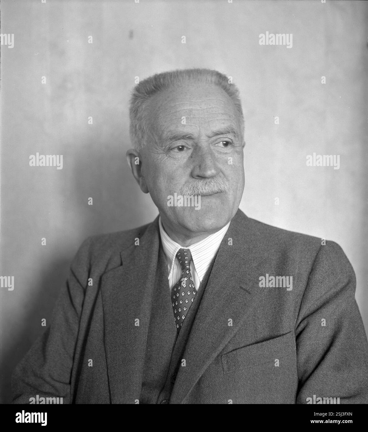 Louis Michaud, um 1950#Louis Michaud, around 1950 Stock Photo - Alamy