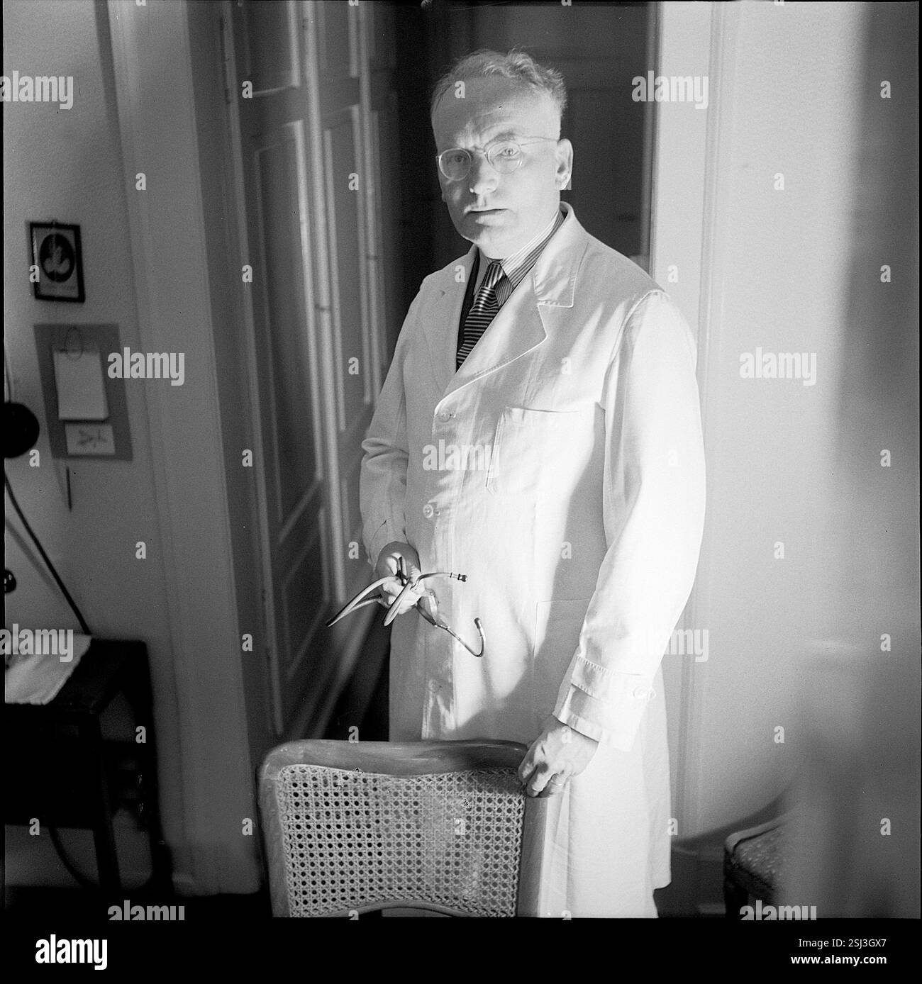 Prof. Dr. med. Otto Gsell, 1953#Prof. Dr. med. Otto Gsell, 1953 Stock ...