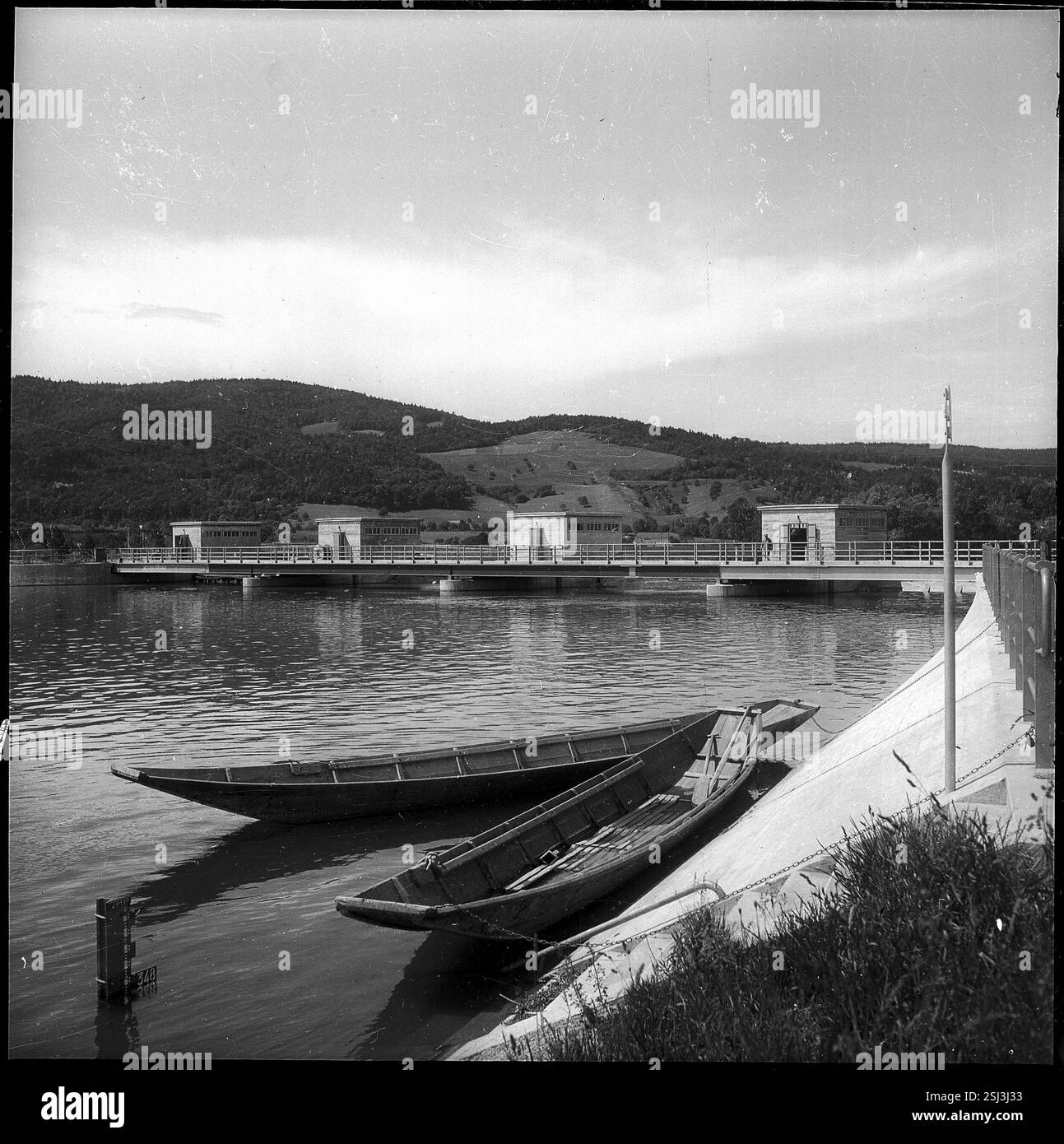Kraftwerk Wildegg-Brugg, Stauwehr 1953#Wildegg-Brugg power station, dam ...