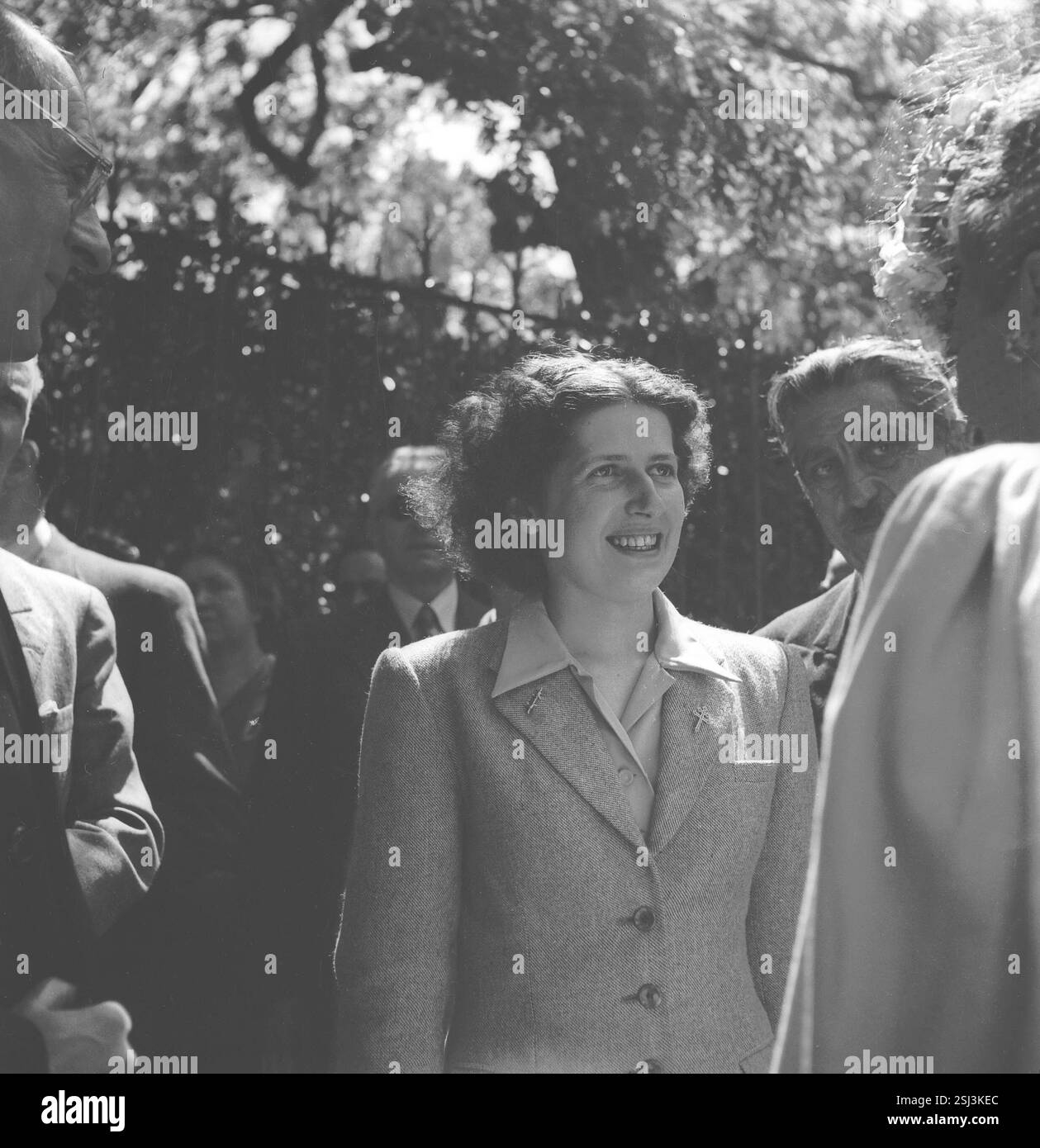 Zweiter Weltkrieg: Geneviève de Gaulle an Siegesfeier in Genf 1945# ...