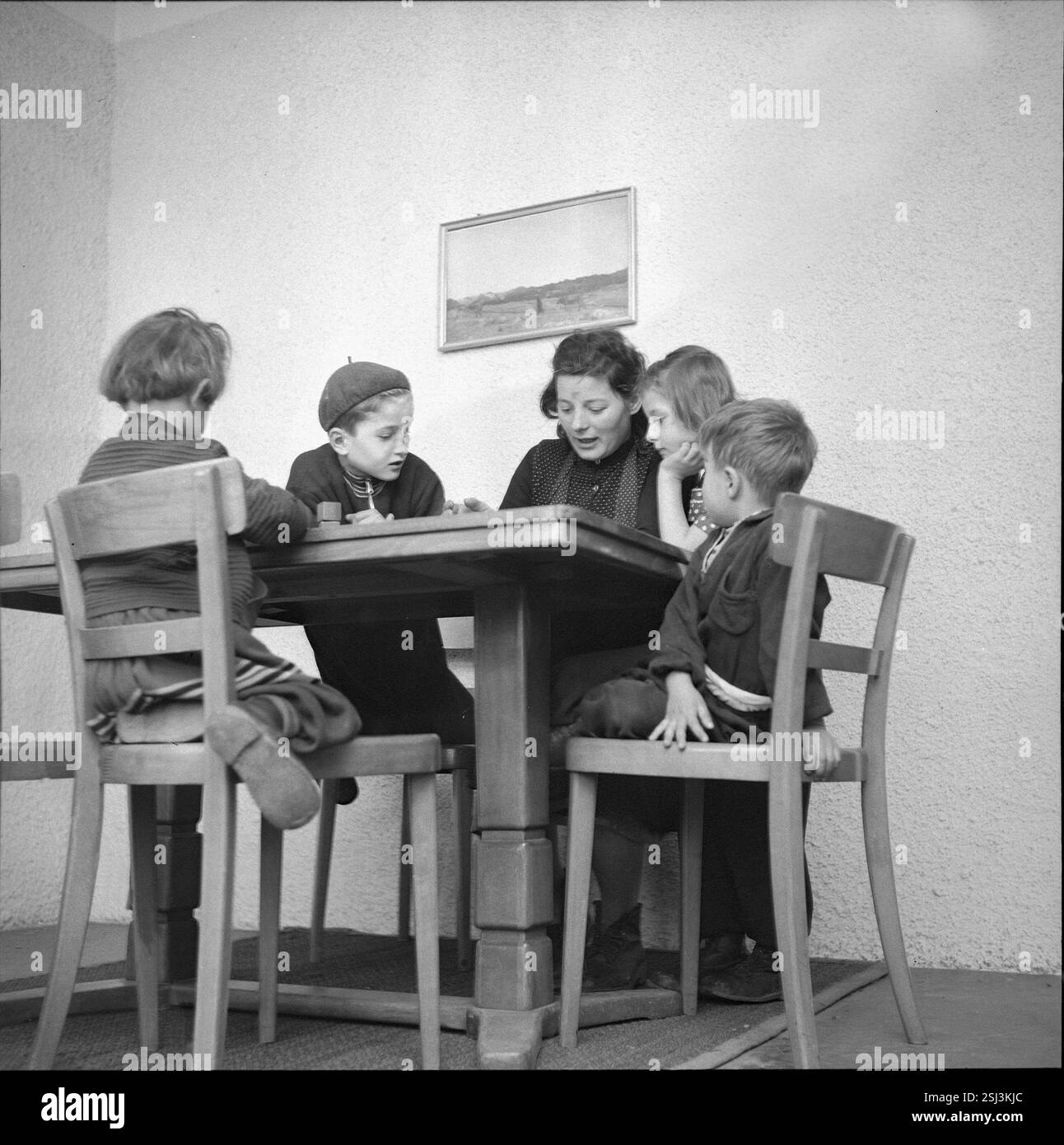 Ungarische Kinder beim Spielen auf Hasenberg 1956#Hungarian children ...