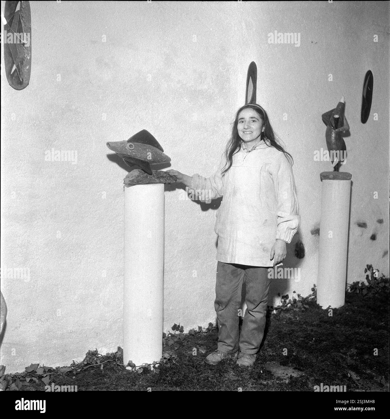 Künstlerin Beatrice Cenci in ihrem Wohnatelier um 1960#Artist Beatrice ...