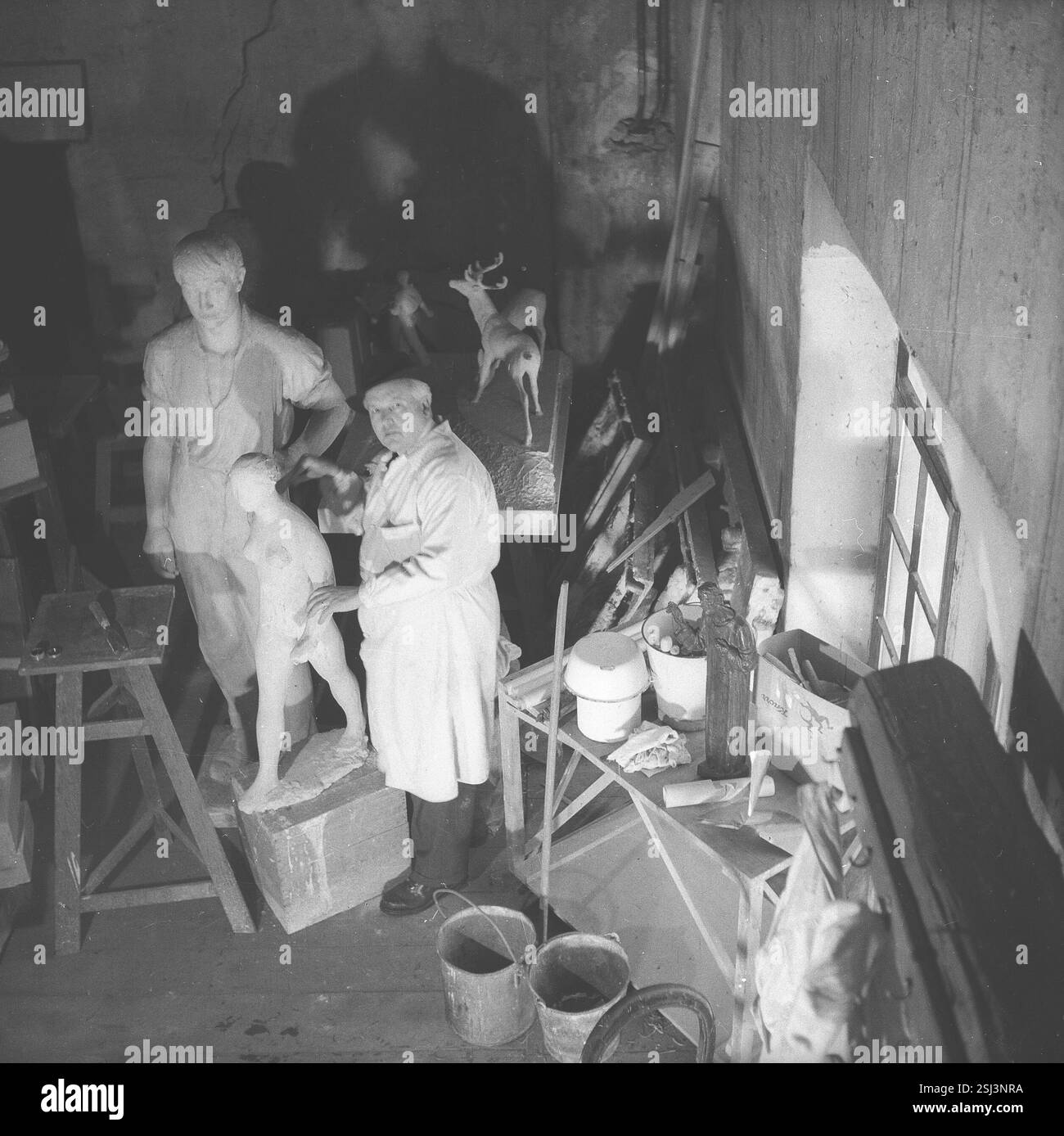 Arnold Huggler in seinem Atelier#Arnold Huggler in his Studio Stock ...