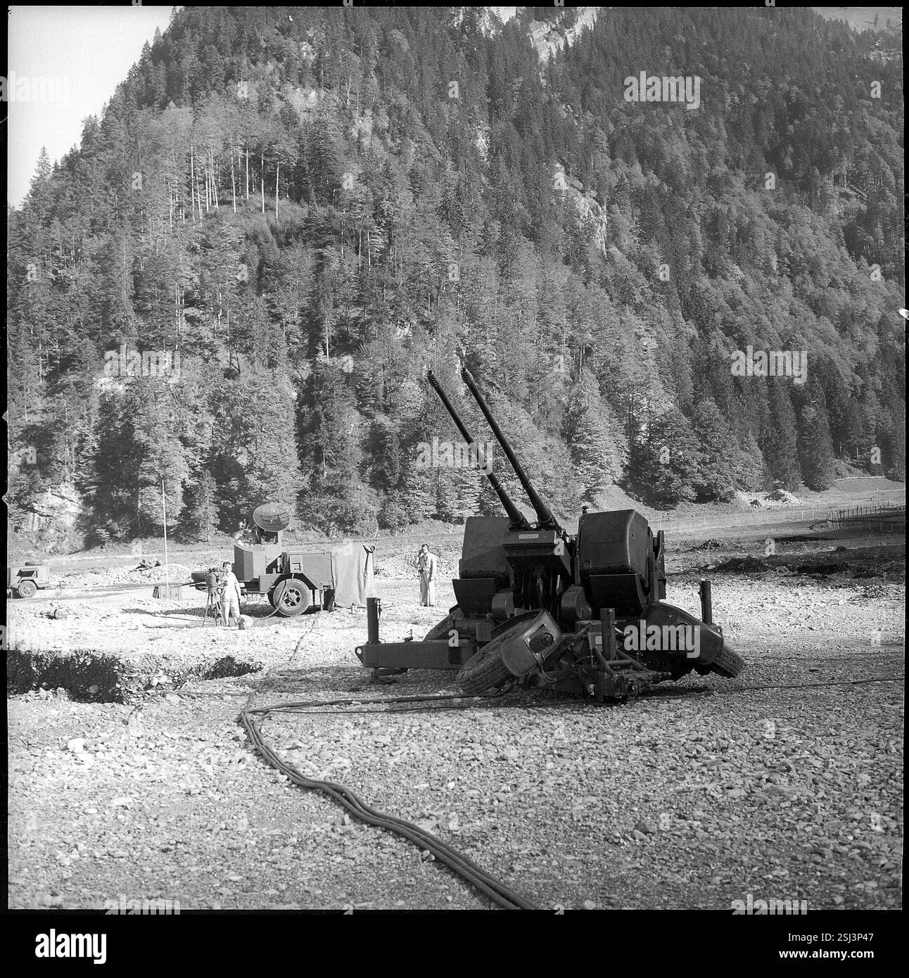 Fliegerabwehr-Lenkwaffe, Zwillingsgeschütz, Studen 1959#Anti-aircraft ...