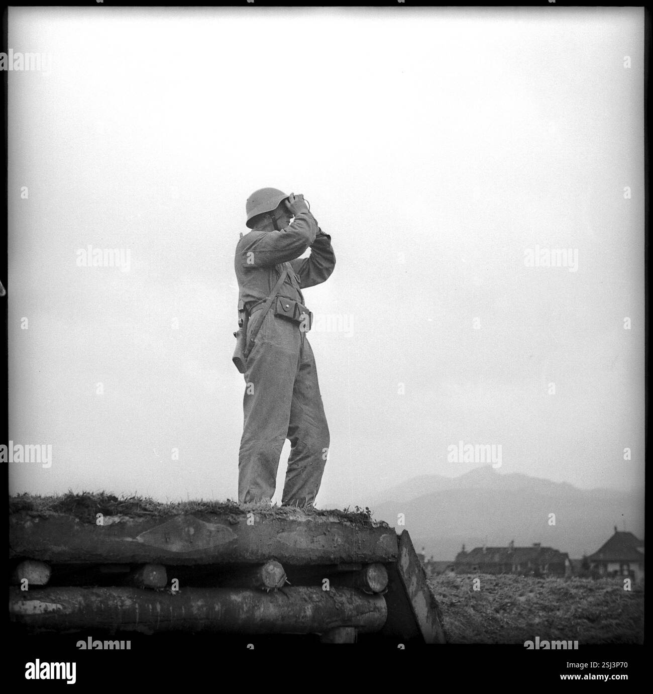 Flab-Soldat, Schweiz 1940#Anti aircraft defence soldier, Switzerland ...