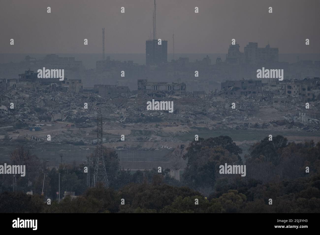 North Gaza, Tel Aviv, Gaza. 9th Feb, 2025. View to North Gaza Jabalia ...