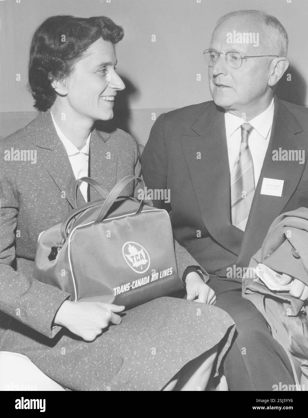 Zürcher Stadtpräsident Emil Landolt mit Hostess der TCA#Mayor of Zurich ...