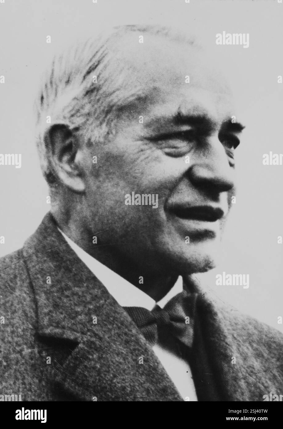 中文 高雄州立高雄中學校一景 circa 1939 Black and White Stock Photos & Images - Alamy