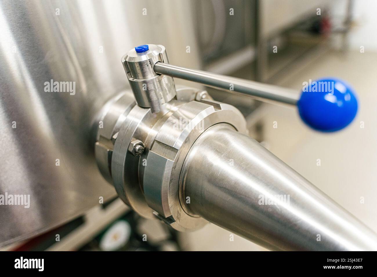 Arcing horn hi-res stock photography and images - Alamy