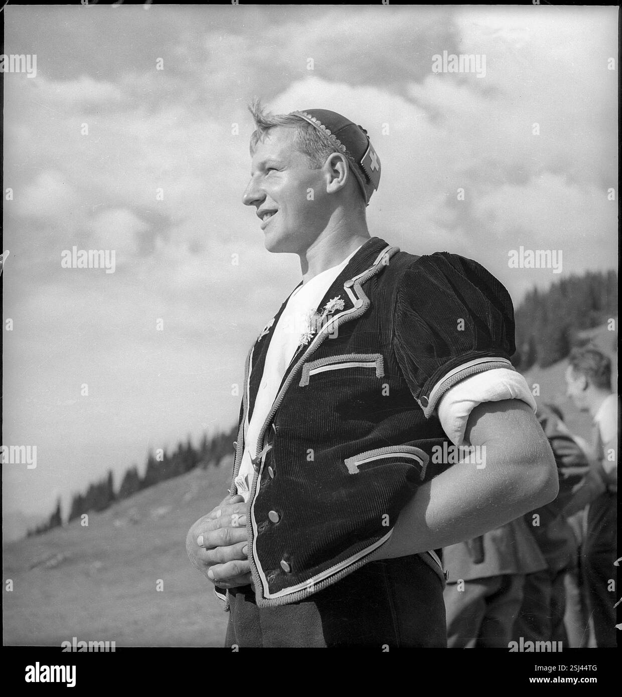 Bauer in Berner Tracht, 1940#Farmer wearing traditional costume of ...