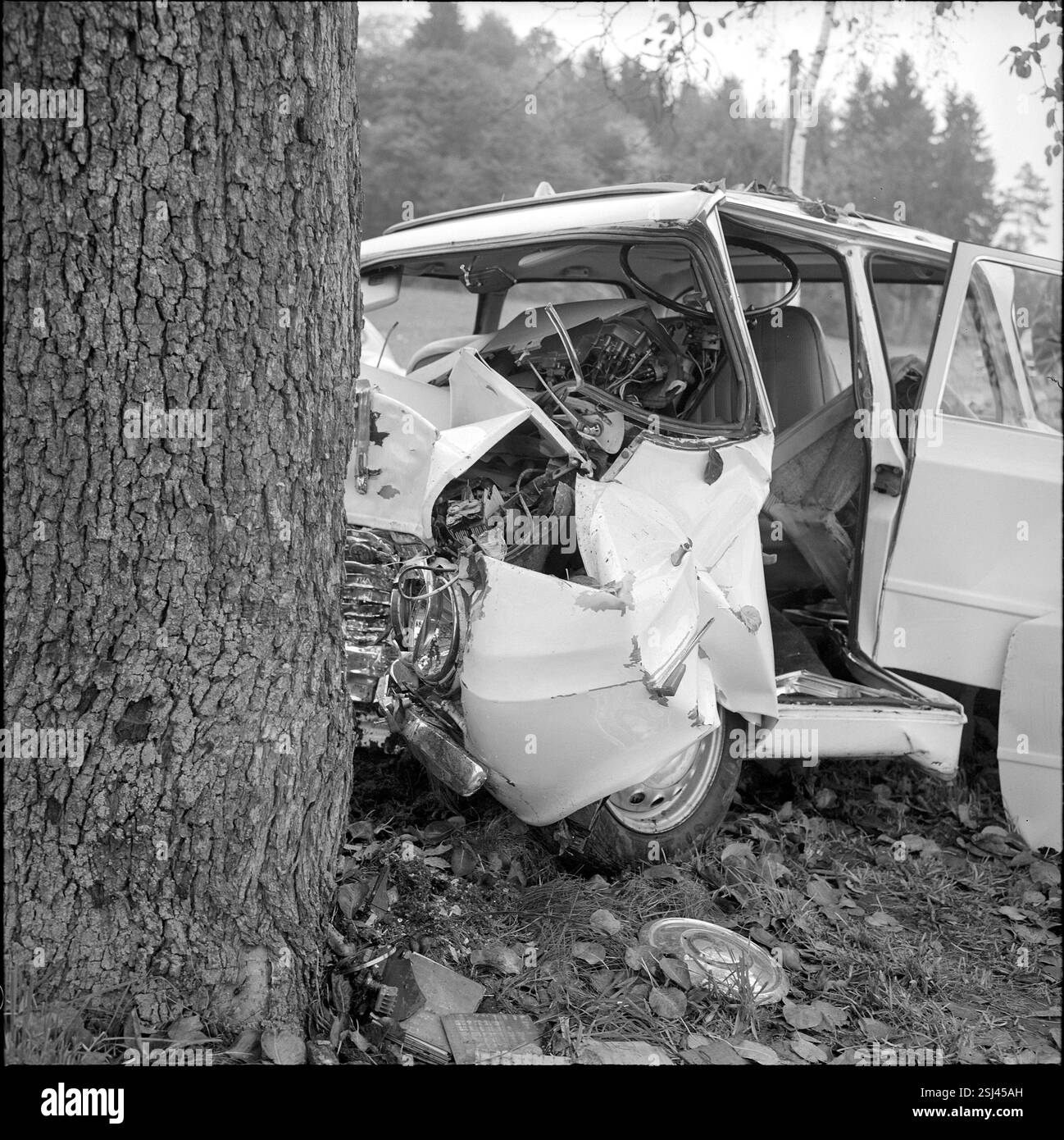 Hugo Koblets tödlicher Unfall 1964: Wrack seines Alfa Romeo#Hugo ...