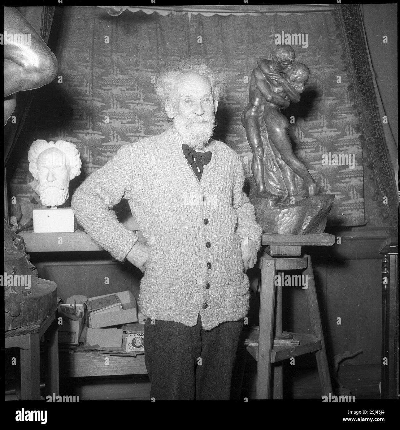 Karl Binder, Bildhauer 1956#Karl Binder, sculptor 1956 Stock Photo - Alamy