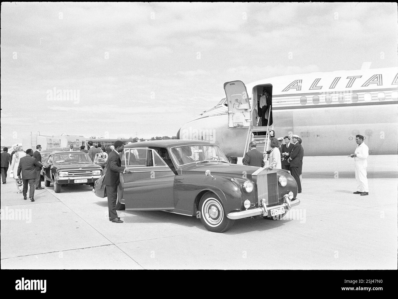 General Mobutu: Ankunft in Genf-Cointrin, 1968#General Mobutu: arrival ...