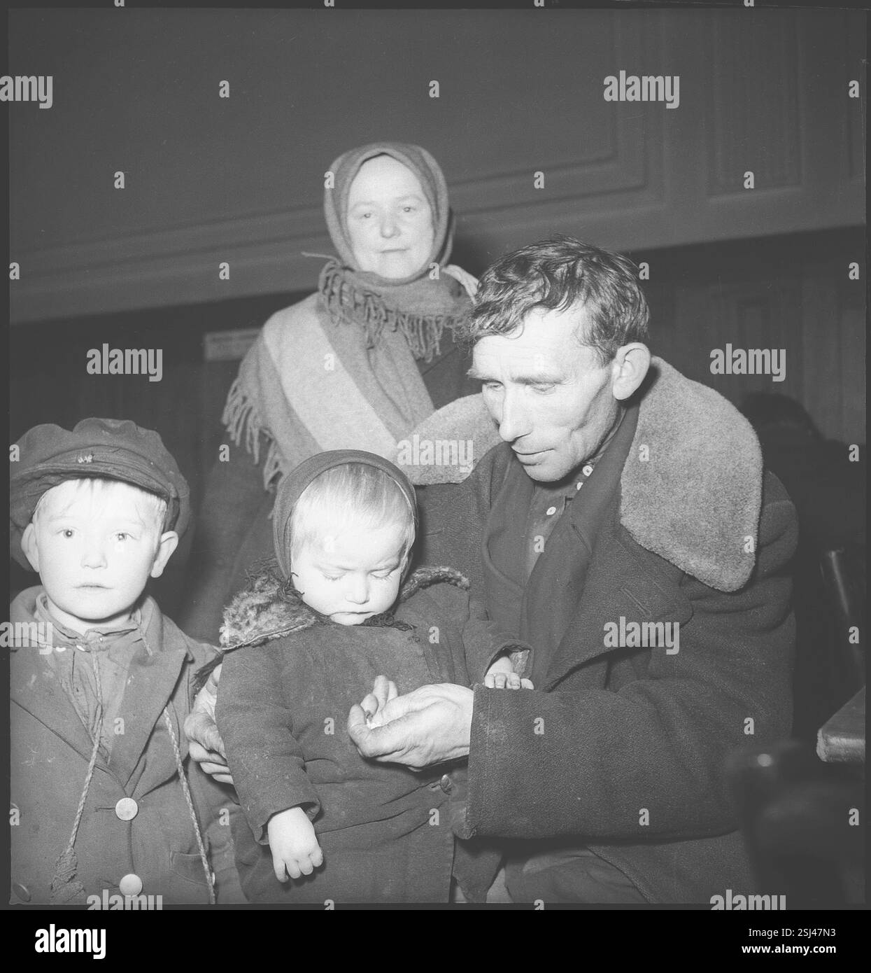Flüchtlinge aus der Sowjetunion; Wolgadeutsche; Transit in Basel; 1944# ...