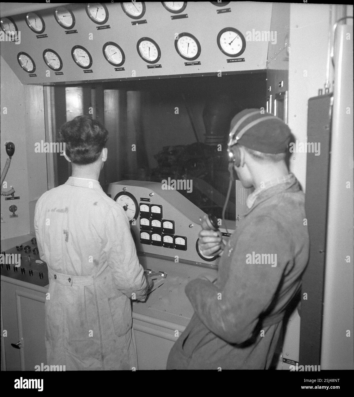 Kontrollpult, Motorenprüfstand der Swissair 1951#Control desk, engine ...