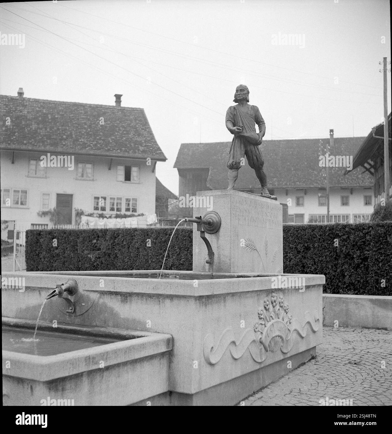 Brunnenstatue von Jakob Gujer (Kleinjogg) in Wertmatswil, 1949#Fountain ...