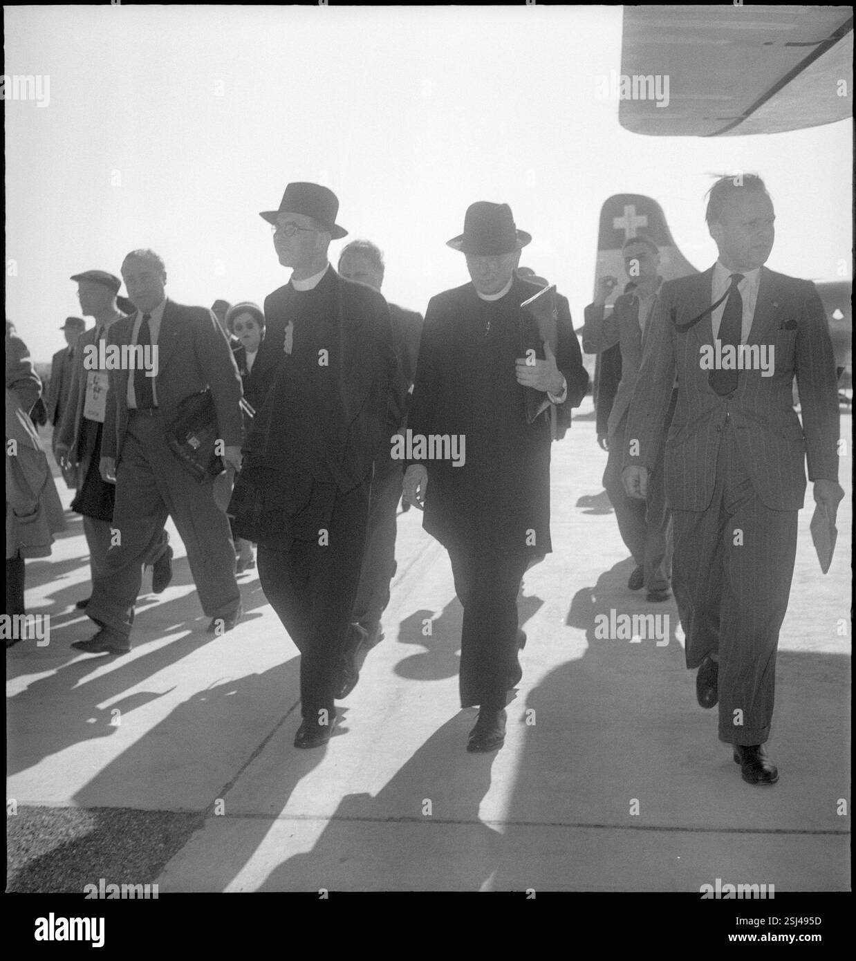 Kardinal Griffin in der Schweiz, 1948#Cardinal Griffin in Switzerland ...