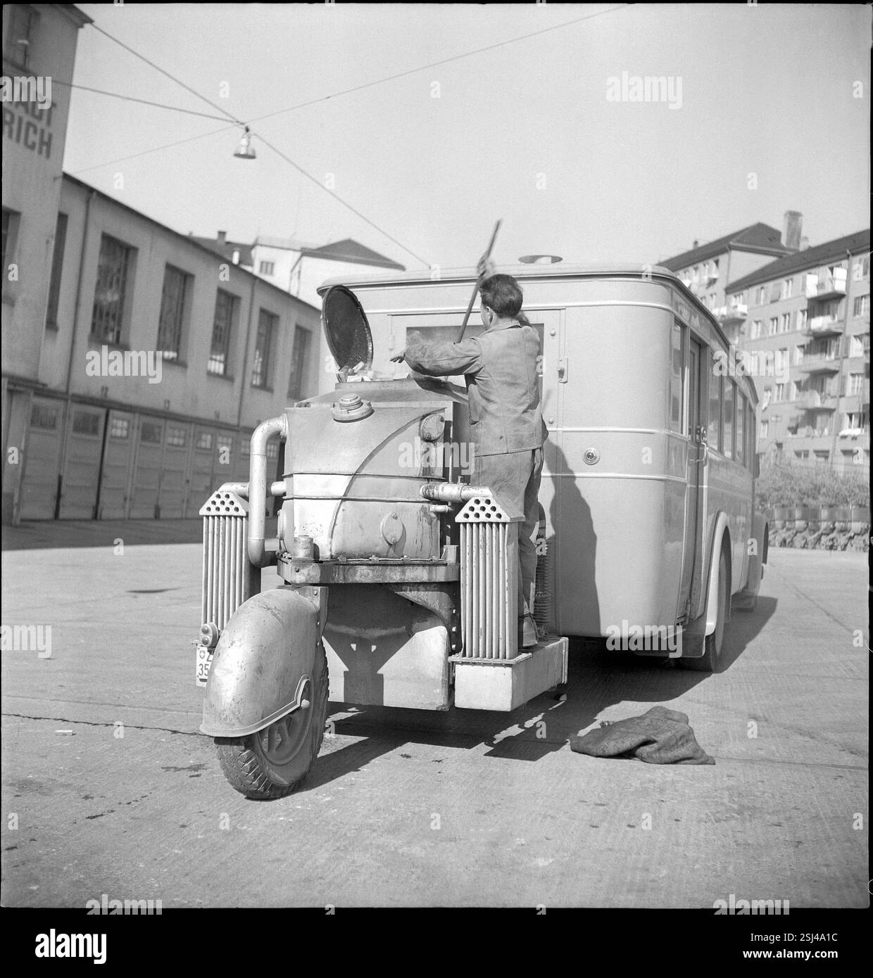 Mit bus Black and White Stock Photos & Images - Alamy