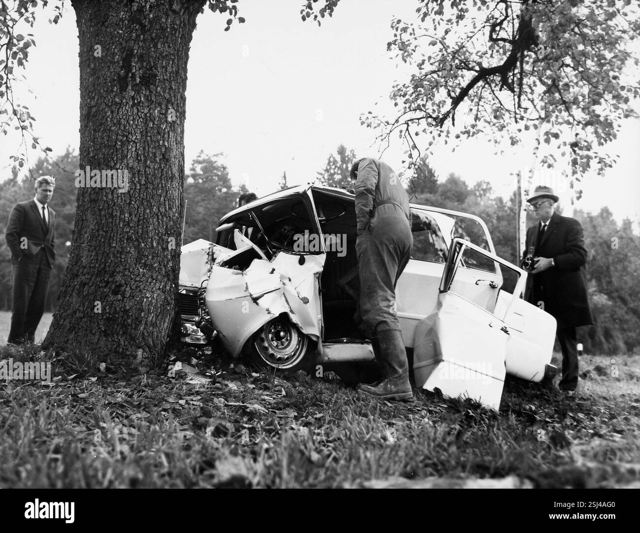 Hugo Koblets tödlicher Unfall 1964: Wrack seines Alfa Romeo#Hugo ...