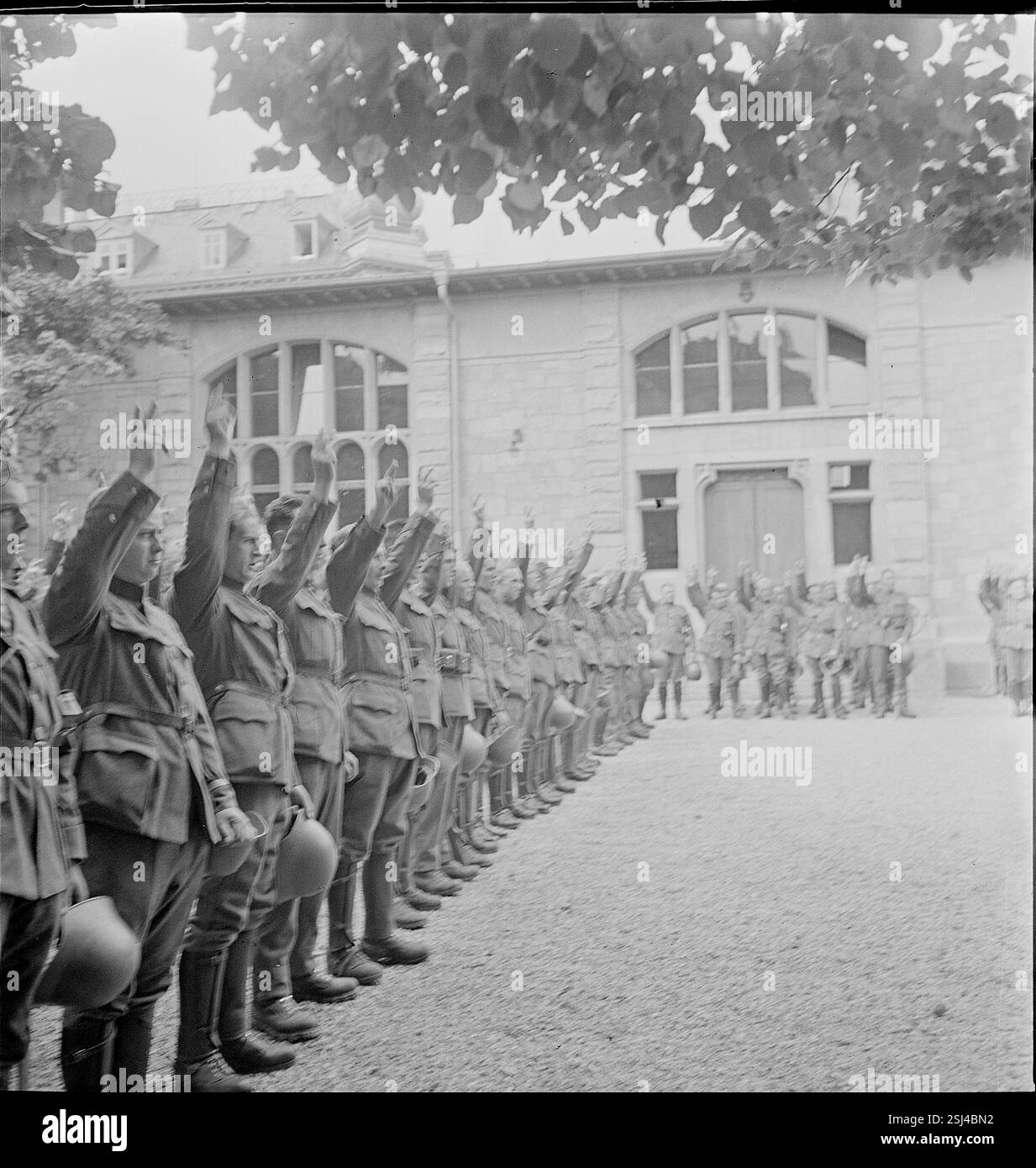 Soldaten schwören Fahneneid; 1939#Soldiers swearing oath of allegiance ...