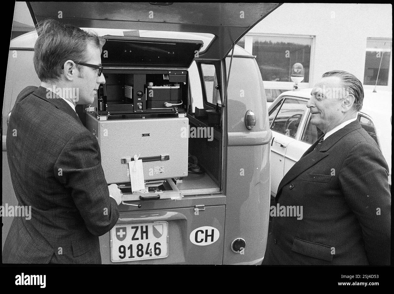 Geschwindigkeitskontrolle mit dem Radargerät Multanova, 1971 #Speed ...