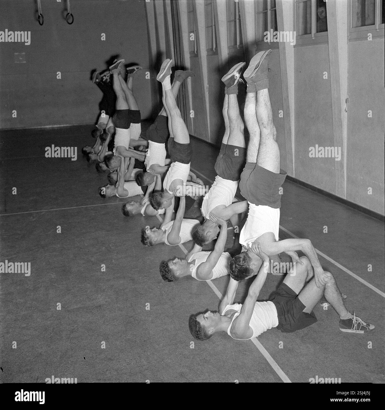 Turnen, Grenadier-Rekrutenschule, Losone 1956#Gymnastics, infantry ...