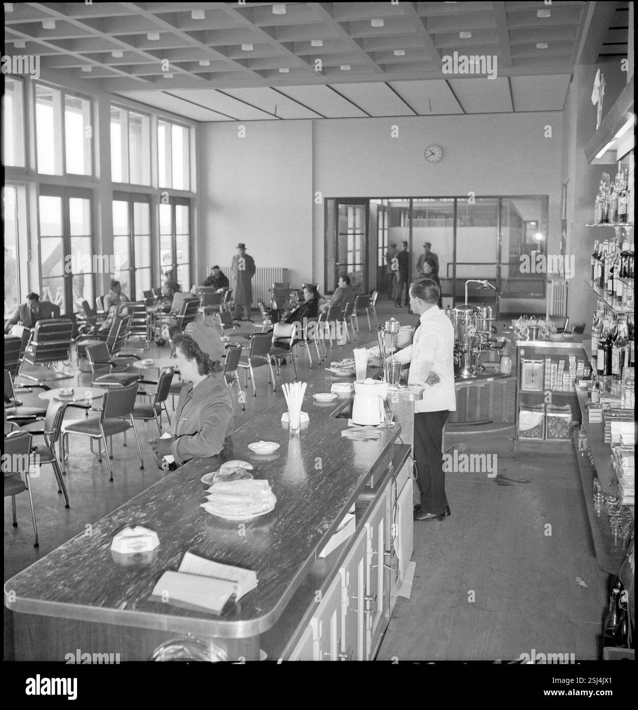 Flughafen Genf-Cointrin: neues Restaurant mit Bar 1949#Geneva ...