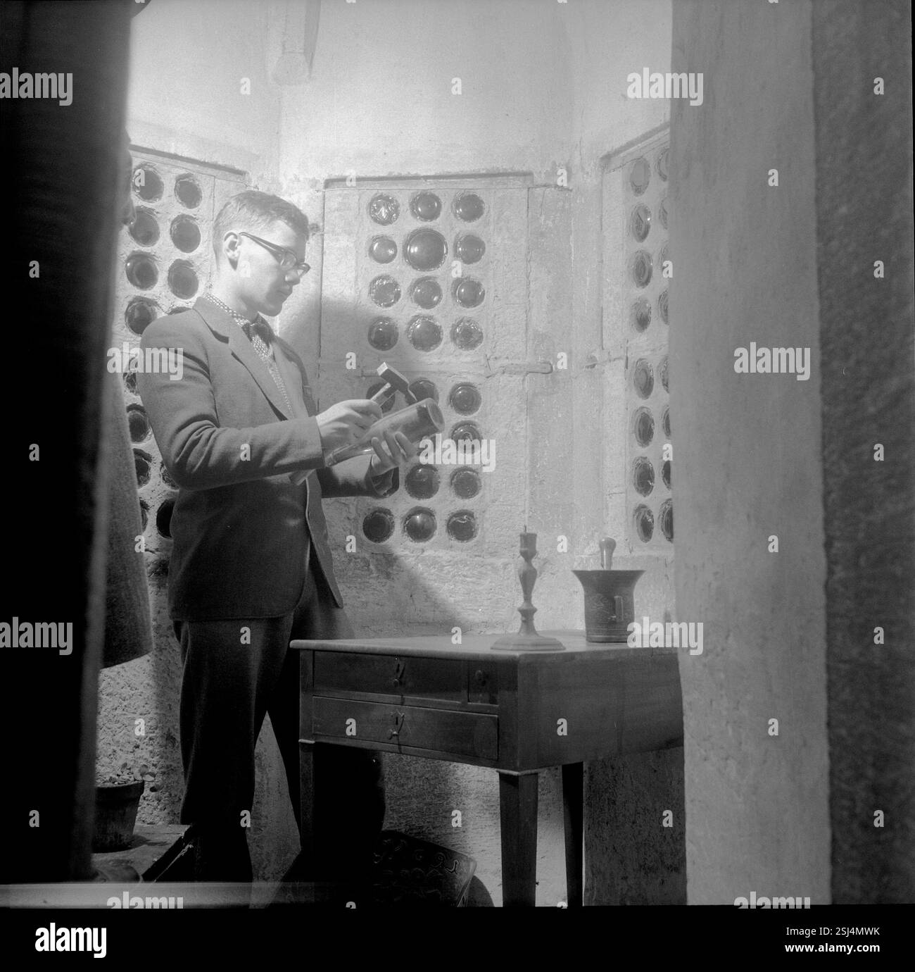 Christoph Geiger entwickelt neue Butzenscheiben, Ligerz 1959#Christoph ...