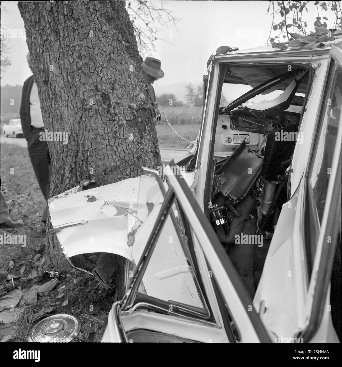 Hugo Koblets tödlicher Unfall 1964: Wrack seines Alfa Romeo#Hugo ...