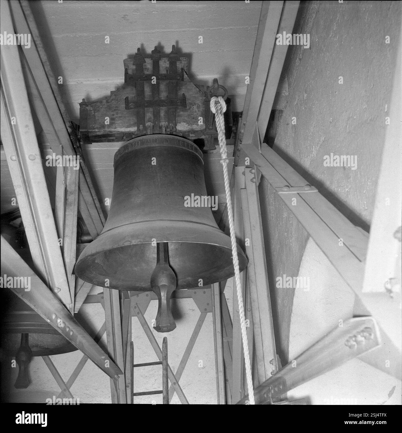 Schutzengelglocke, Glockenstuhl der St. Mauritiuskirche Appenzell 1959# ...