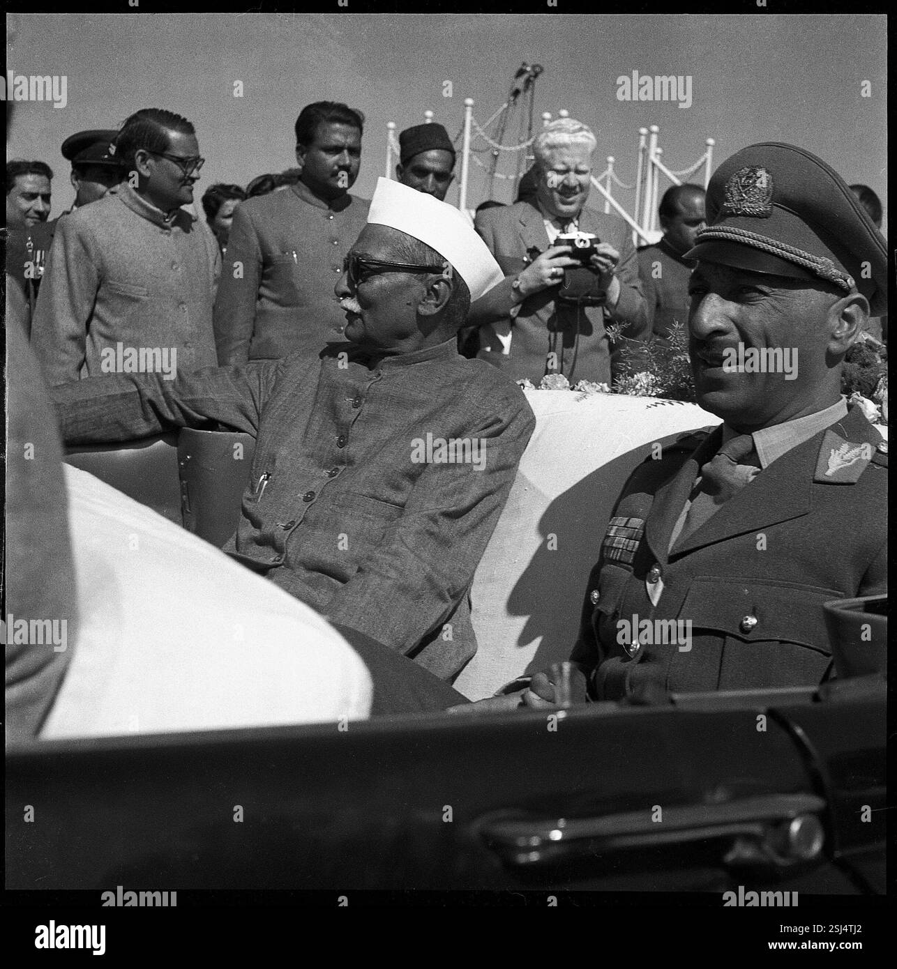 Rajendra Prasad und König Mohammed Zahir Schah, 1958#Rajendra Prasad ...