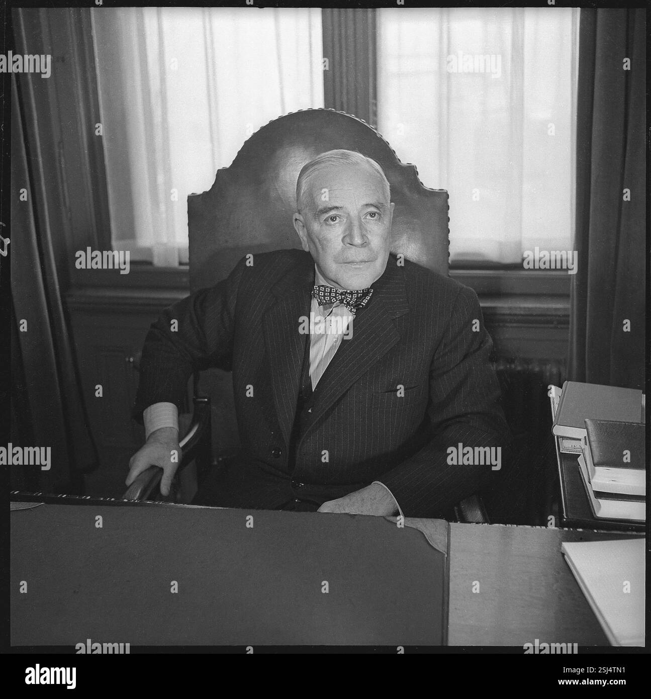 Primus Bon, Hotelier um 1960#Primus Bon, hotelier around 1960 Stock ...
