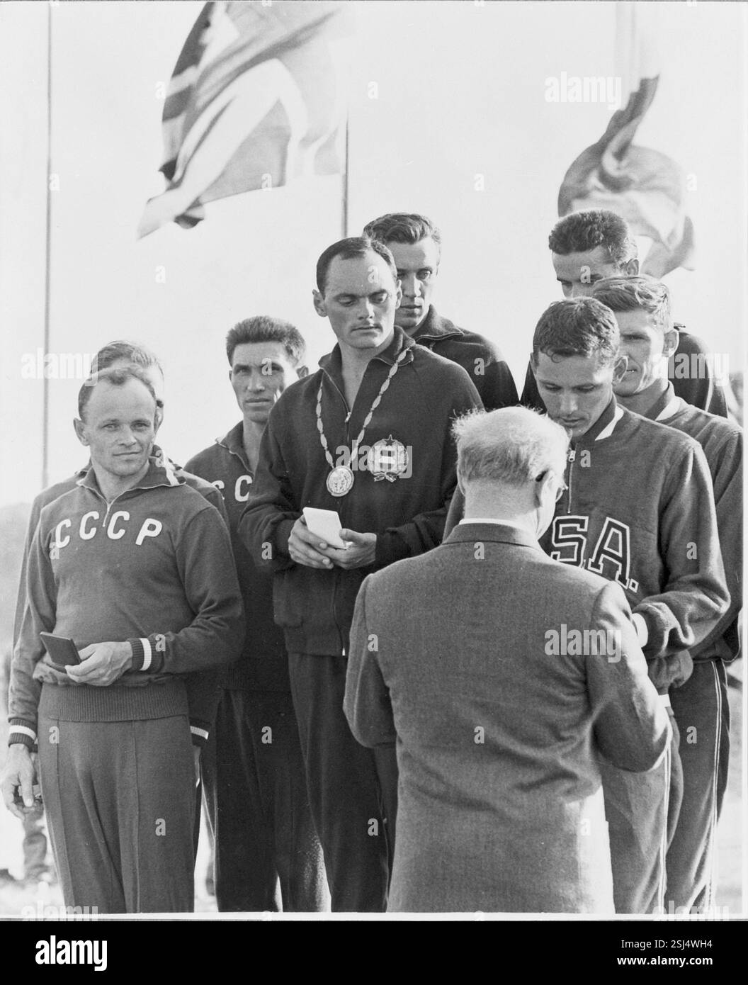 Olympische Spiele Rom 1960: Siegerehrung mit Olympiasieger Ungarn# ...