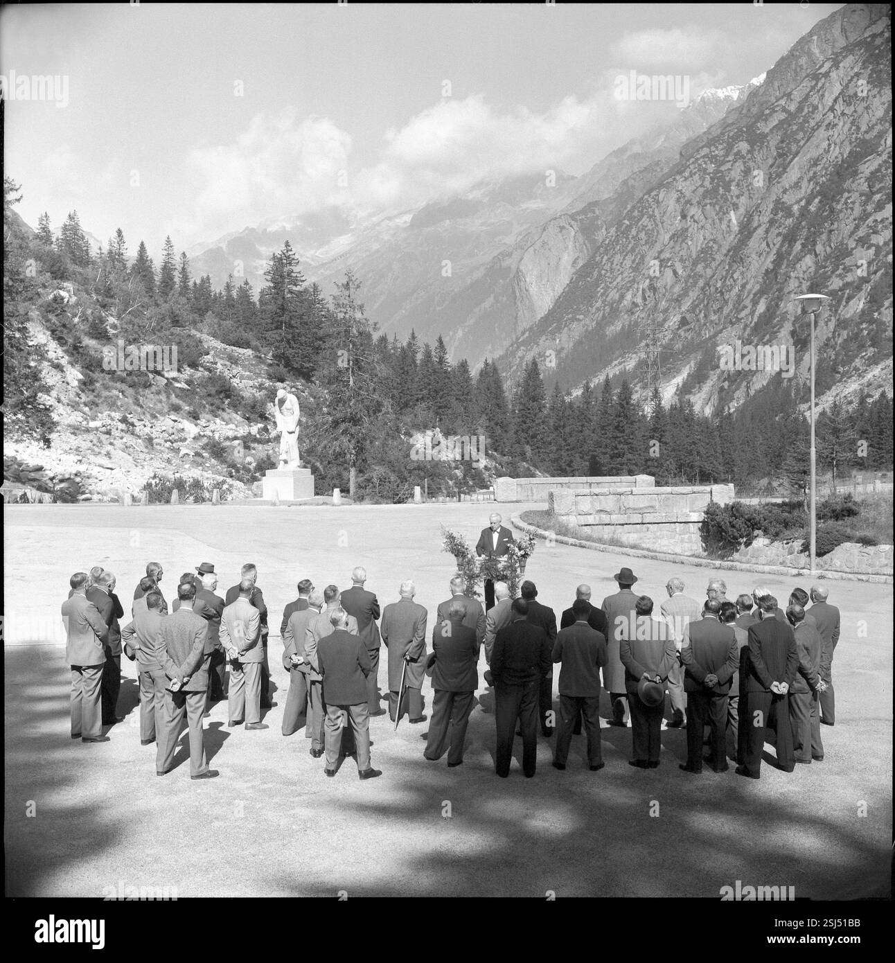Einweihung der "Mineure" von Arnold Huggler, 1960#Inauguration of ...