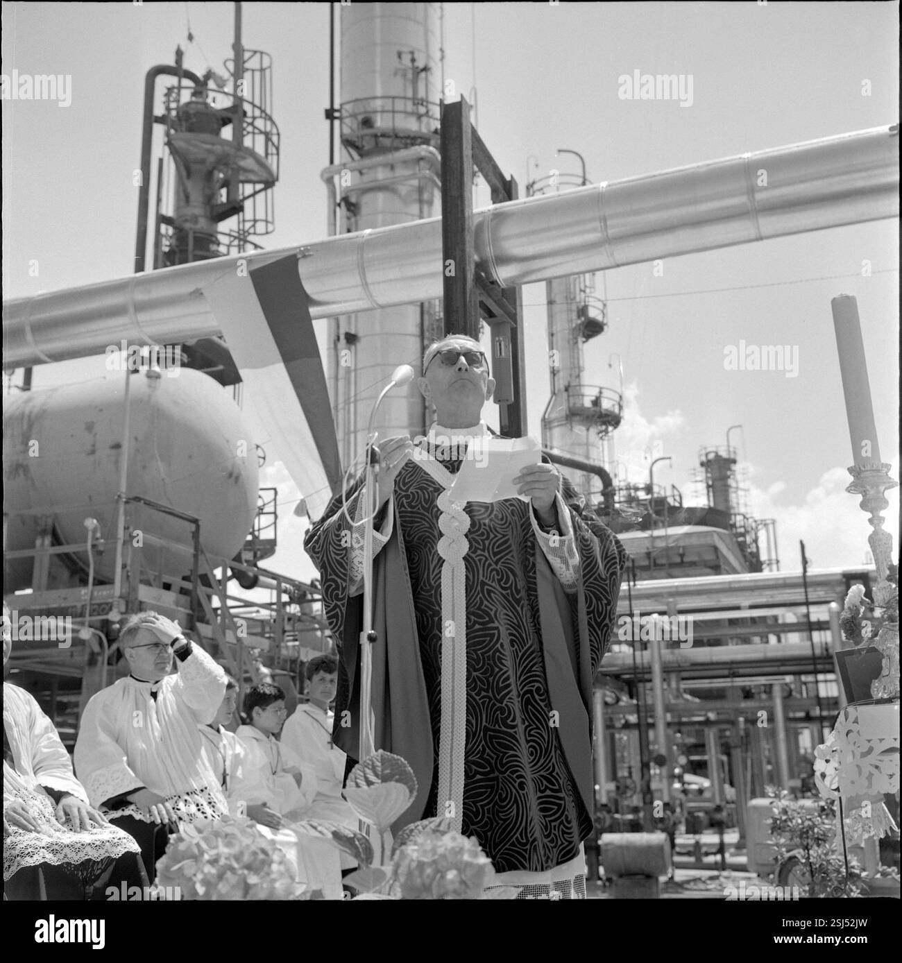 Collombey, Eröffnung der Raffinerie durch den Bischof von Sitten; 1963# ...