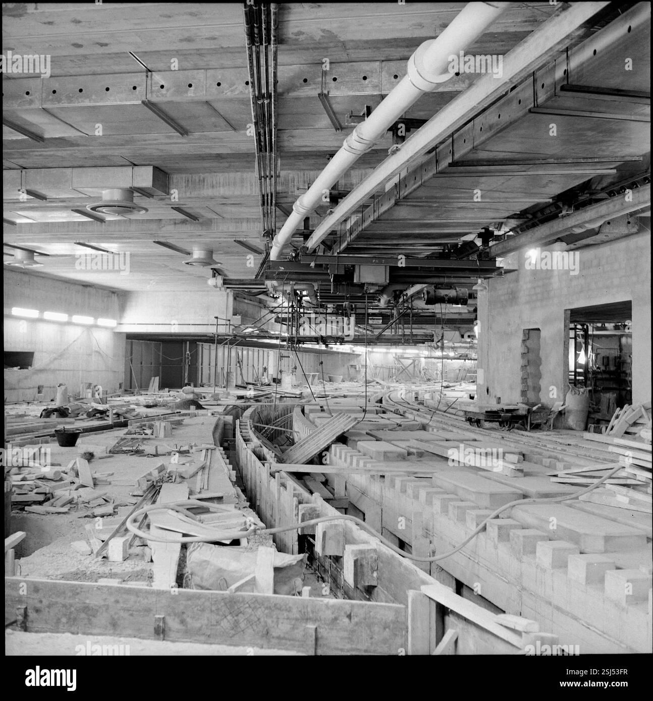 CERN: Baustelle des Protonen-Synchrotron, Detail 1957#CERN: Building ...
