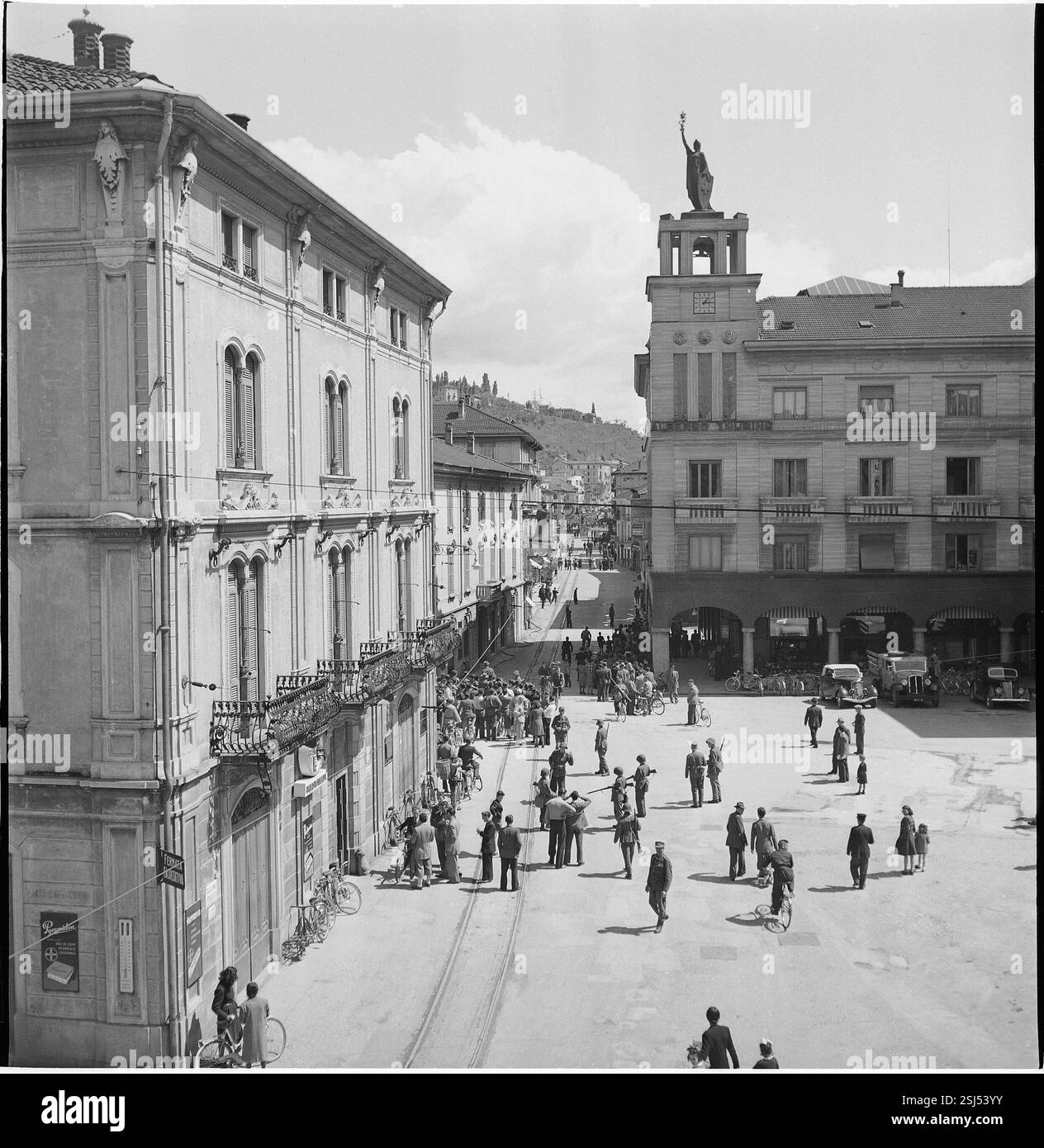 Schweizer Grenze in Chiasso gegen Kriegsende 1945#Swiss border in ...