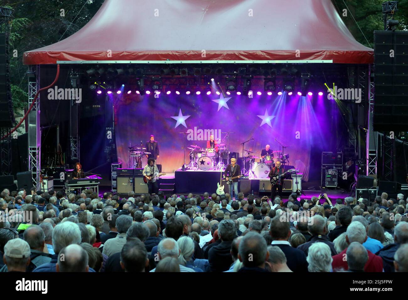 Ringo Starr & His All-Starr Band Live in Copenhagen - Denmark. Ringo ...