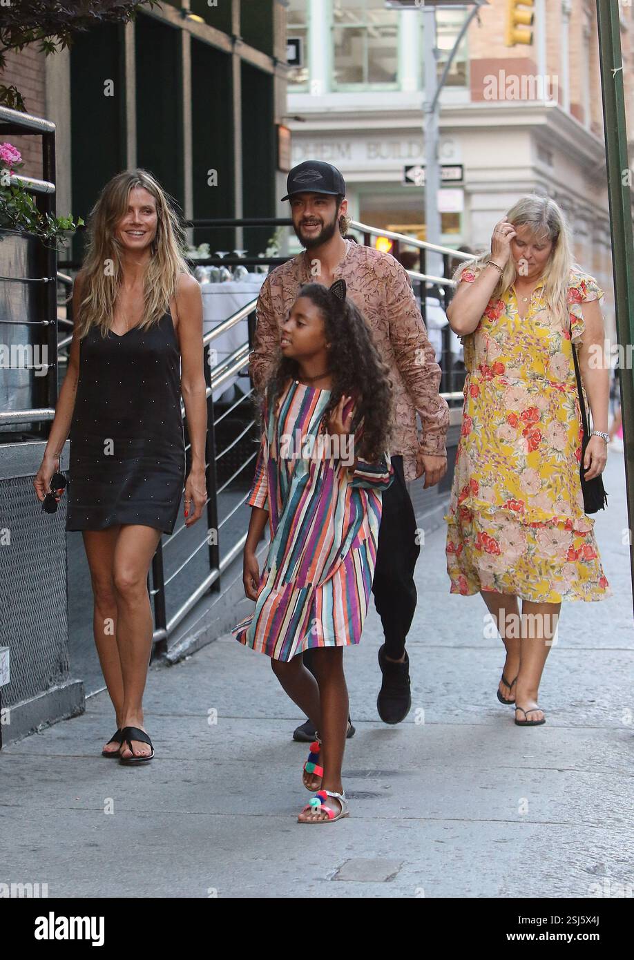 TV personality Heidi Klum, her mother Erma, her boyfriend musician Tom ...