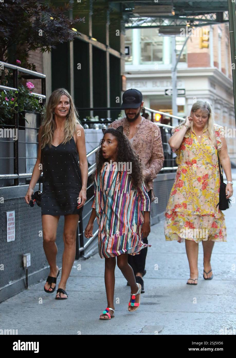 TV personality Heidi Klum, her mother Erma, her boyfriend musician Tom ...