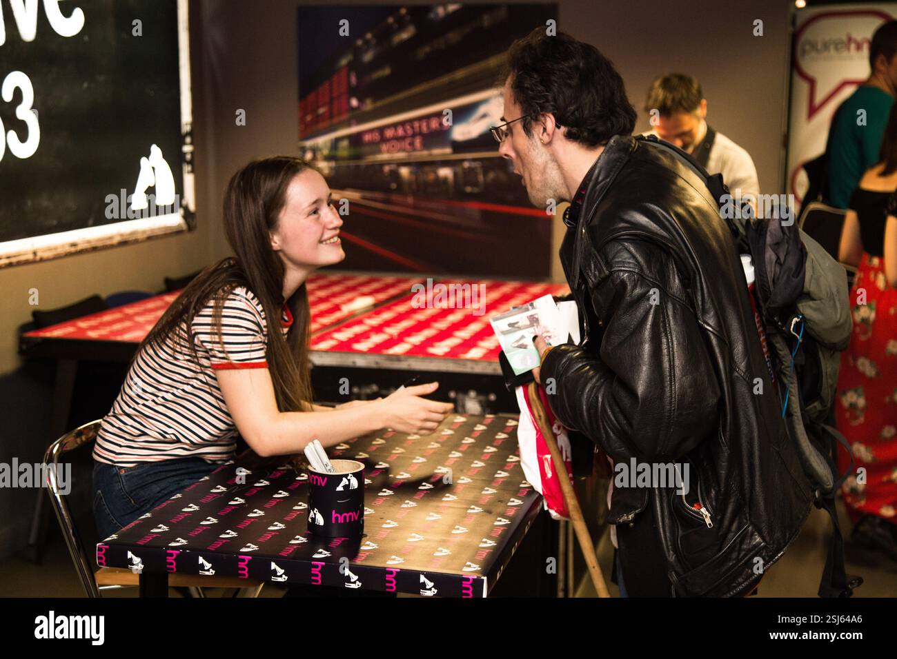 Rising Superstar and BBC Sound of 2018 Winner Sigrid meets and performs ...