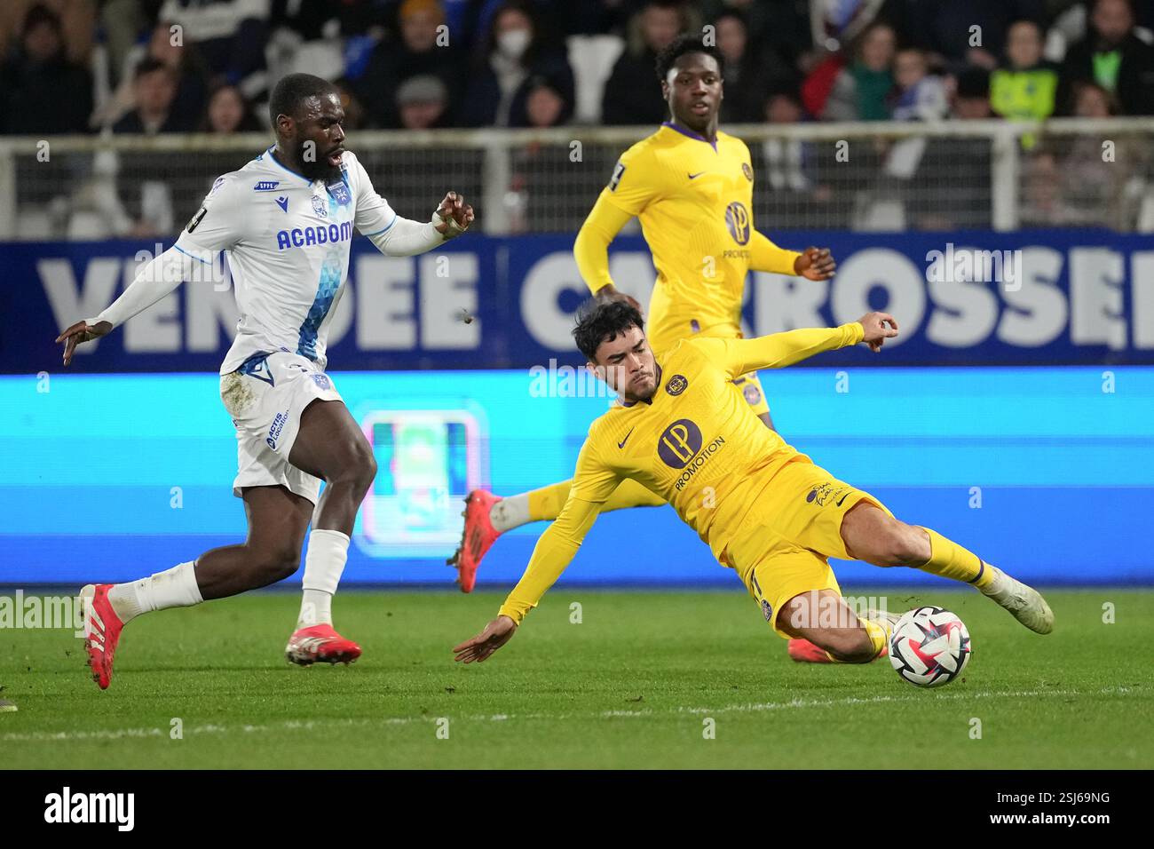 17 Lassine SINAYOKO (aja) - 17 Gabriel SUAZO (tfc) during the Ligue 1 ...